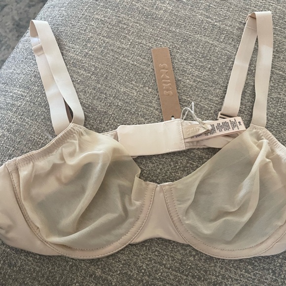 SKIMS | Intimates & Sleepwear | Nwt Shear Skims Elegant Beige Underwire ...